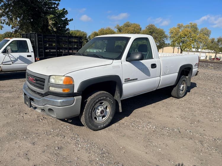 SOLD - 2003 GMC 2500 Other Equipment Vehicles | Tractor Zoom