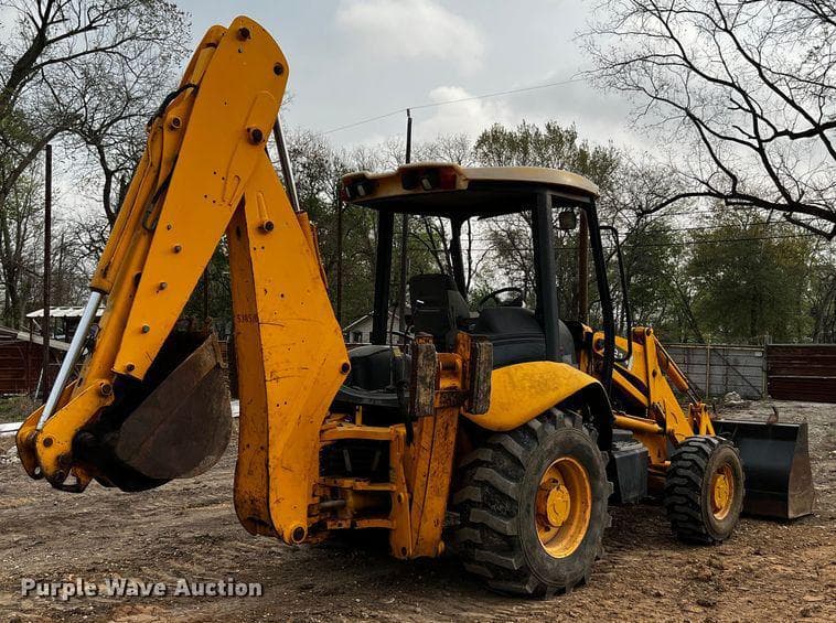 Tractor Zoom - 2003 JCB 214