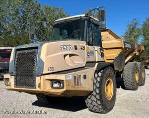 2003 John Deere 250D Lot No. DR2710 Construction For Sale with 5,836 ...