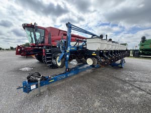 SOLD - 2003 Kinze 3600 Lot No. 7969 Planting with 23 Rows | Tractor Zoom