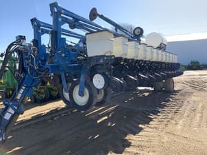 SOLD - 2003 Kinze 3700 Stock No. 305020 Planting with 24 Rows | Tractor ...