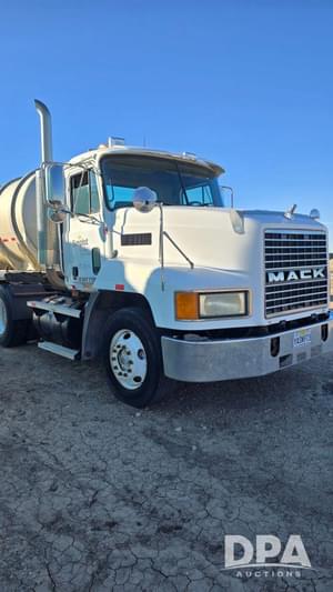SOLD - 2003 Mack CH613 Lot No. 229 Other Equipment with 681,525 mi | Tractor Zoom