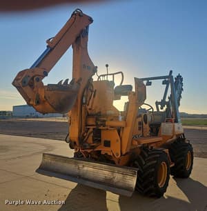 SOLD - 2004 Case 560 Lot No. NI9314 Construction with 1,220 Hrs ...