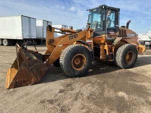 SOLD - 2004 Case 721D Lot No. 2302 Construction with 585 Hrs | Tractor Zoom