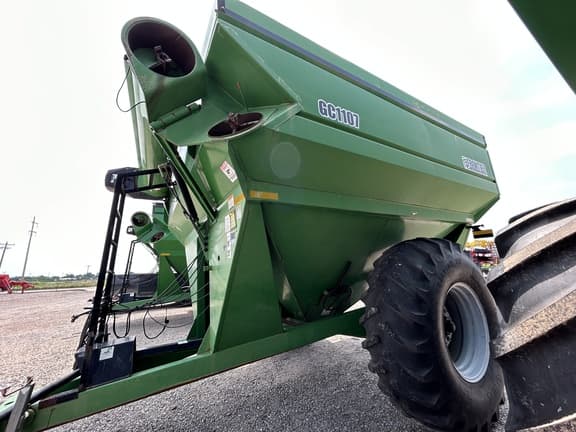 2004 Frontier GC1107 Harvesting Grain Carts for Sale | Tractor Zoom