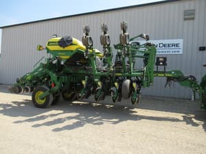 SOLD - 2004 John Deere 1790 Stock No. 57176 Planting with 23 Rows | Tractor Zoom