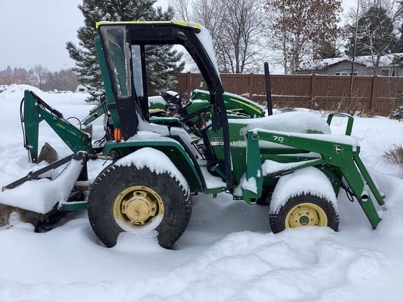 Tractor Zoom - 2004 John Deere 790