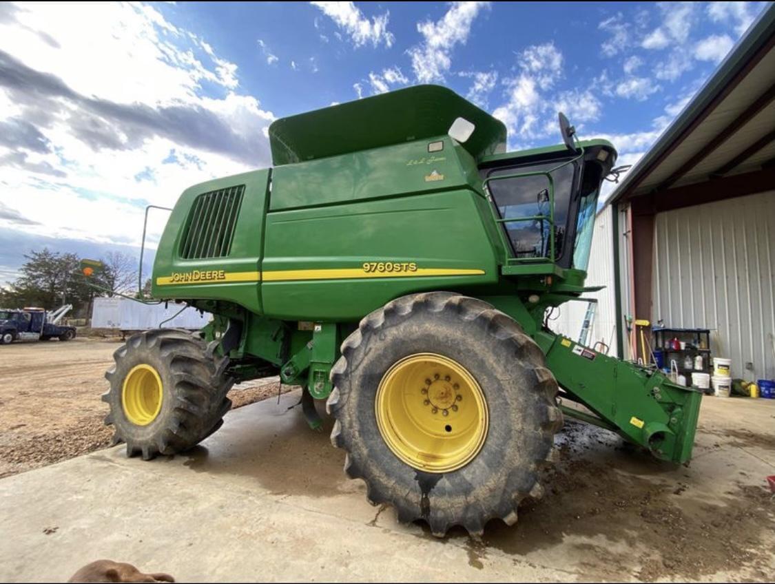 2004 John Deere 9760 STS Combines Class 7 for Sale | Tractor Zoom