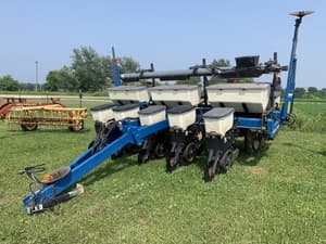 SOLD - 2004 Kinze 3000 Stock No. 126951 Planting with 11 Rows | Tractor ...