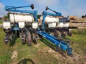 SOLD - 2004 Kinze 3200 Stock No. 567431 Planting with 12 Rows | Tractor ...