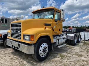 SOLD - 2004 Mack CH613 Lot No. 458 Other Equipment with 547,037 mi | Tractor Zoom