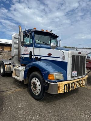 SOLD - 2004 Peterbilt 385 Lot No. 4 Other Equipment with 134,199 mi ...