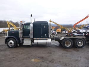 SOLD - 2005 Peterbilt 379 Lot No. 2917 Other Equipment with 597,434 mi ...