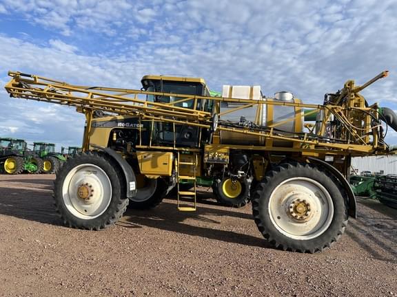 SOLD - 2005 Ag-Chem RoGator 1064 Chemical Applicators Sprayers - Self ...