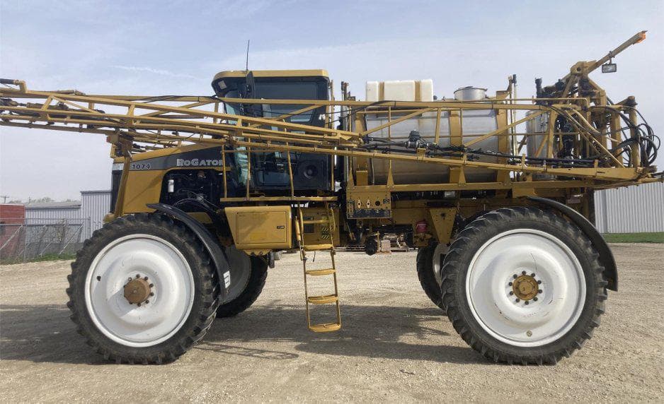 Ag-Chem RoGator 1074 Chemical Applicators Sprayers - Self Propelled for ...