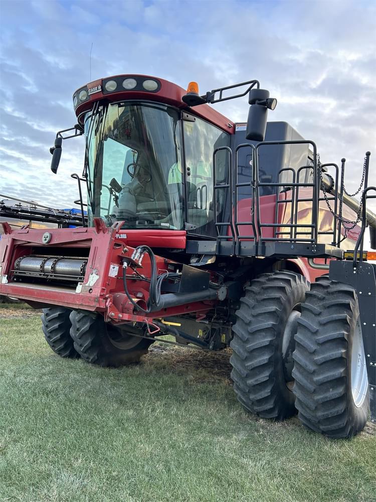 2005 Case IH 8010 Combines Class 8 for Sale | Tractor Zoom
