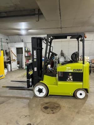 SOLD - 2005 Clark ECG25 Lot No. 1077 Construction with --- Hrs ...