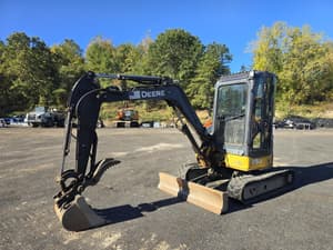 SOLD - 2005 John Deere 35D Lot No. 610580 Construction with 5,628 Hrs ...
