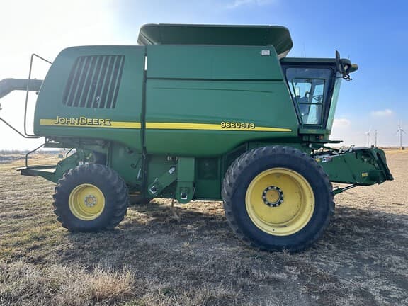 2005 John Deere 9660 STS Combines Class 6 for Sale | Tractor Zoom