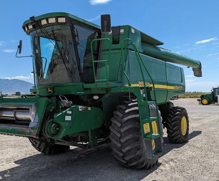 2005 John Deere 9660 STS Combines Class 6 for Sale | Tractor Zoom