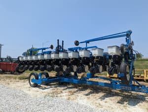 SOLD - 2005 KINZE 3600 Stock No. 224398423 Planting with 12 Rows ...