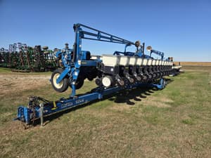 SOLD - 2005 Kinze 3600 Stock No. 4609 Planting with 16 Rows | Tractor Zoom