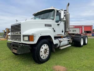 SOLD - 2005 Mack CH613 Lot No. 6365 Other Equipment with 562,052 mi ...
