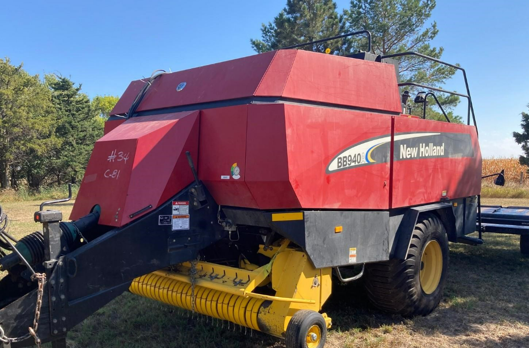 SOLD - 2005 New Holland BB940A Hay and Forage with 21,573 Bales ...