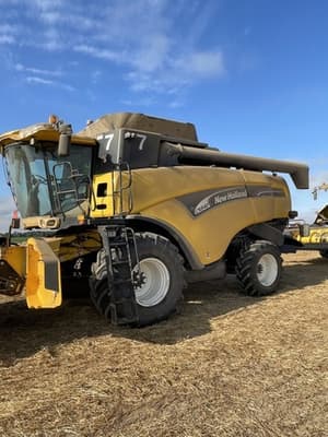 SOLD - 2005 New Holland CX840 Stock No. 01420006 Combines with 4,075 ...