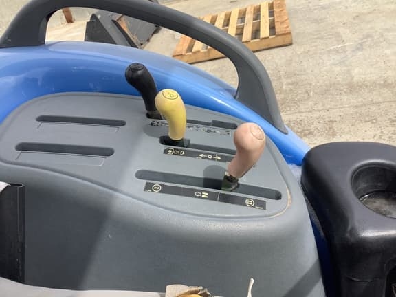 2005 New Holland TC40DA Tractors 40 to 99 HP for Sale | Tractor Zoom