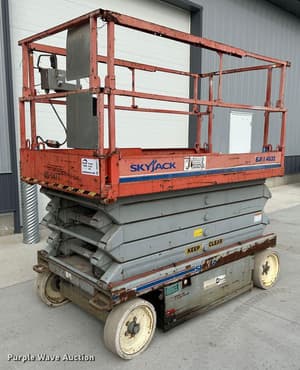 SOLD - 2005 Skyjack SJIII 4632 scissor lift Construction with 281 Hrs ...