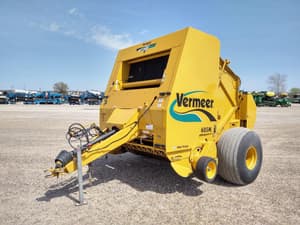 SOLD - 2005 Vermeer 605M Round Baler Lot No. 70338 Hay and Forage with ...