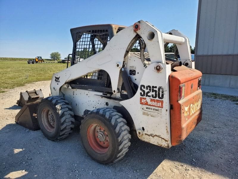 Tractor Zoom - 2006 Bobcat S250