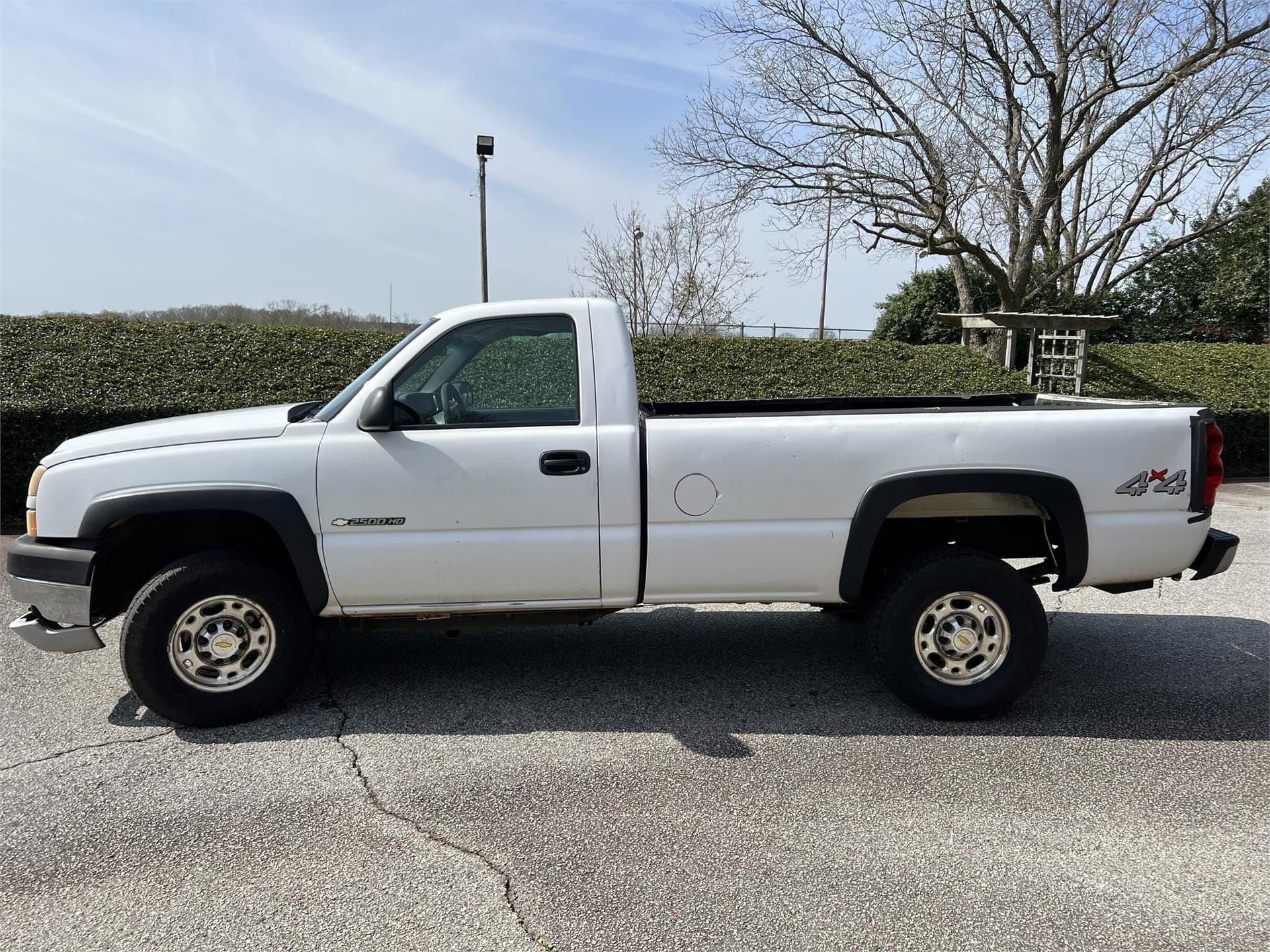 Tractor Zoom - 2006 Chevrolet 2500