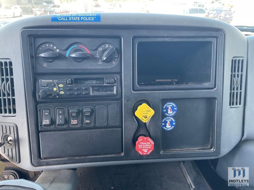 Tractor Zoom - 2006 International 7600