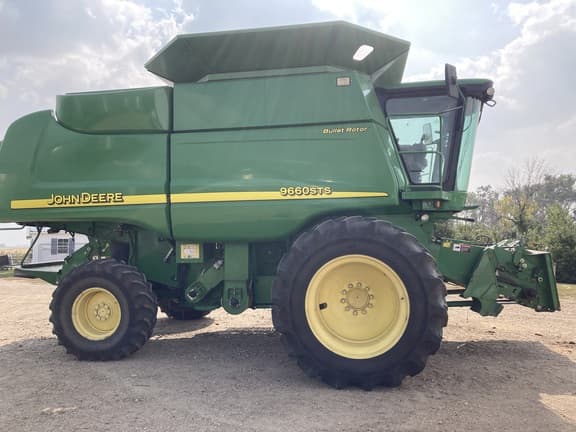 2006 John Deere 9660 STS Combines Class 6 for Sale | Tractor Zoom