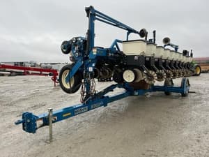 SOLD - 2006 KINZE 3600 Planting with 23 Rows | Tractor Zoom
