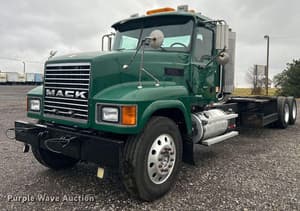 SOLD - 2006 Mack CHN613 Lot No. KH9675 Other Equipment with 545,986 mi | Tractor Zoom