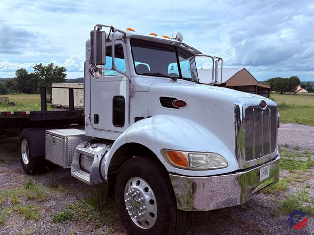 2006 Peterbilt 335 Lot No. 10884 Other Equipment For Sale with 352,726 ...