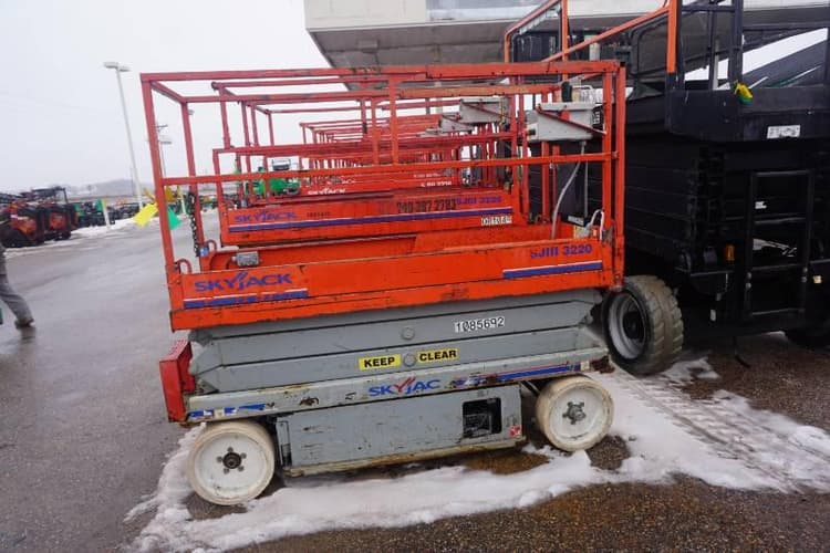 2006 Sky Jack SJIII 3220 Construction Aerial Lifts for Sale | Tractor Zoom