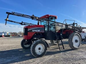 SOLD - 2007 Apache AS710 Chemical Applicators with --- Hrs | Tractor Zoom