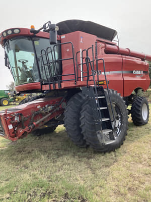 SOLD - 2007 Case IH 7010 Stock No. 77810 Combines with 2,885 Hrs ...