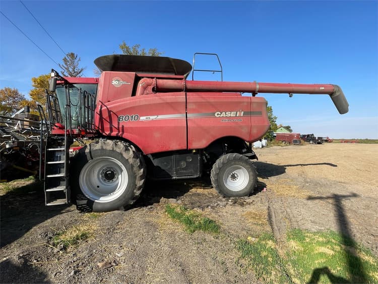 SOLD - 2007 Case IH 8010 Combines Class 8 | Tractor Zoom