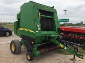 SOLD - 2007 John Deere 582 Round Baler Hay and Forage with --- Bales ...
