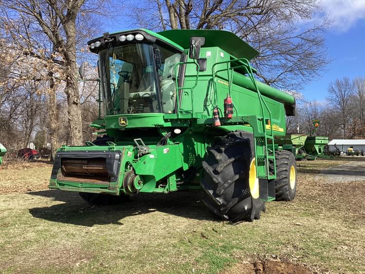 2007 John Deere 9760 STS Combines Class 7 for Sale | Tractor Zoom