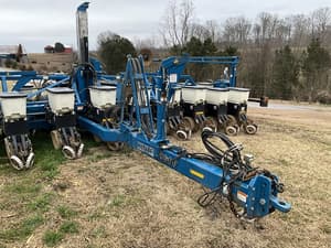 SOLD - 2007 Kinze 3600 Stock No. 220634 Planting with 23 Rows | Tractor ...