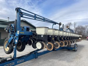 SOLD - 2007 Kinze 3600 Lot No. 23 Planting with 31 Rows | Tractor Zoom
