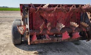 SOLD - 2007 LEON MANUFACTURING 585 Manure Handling Stock No. E036667 ...