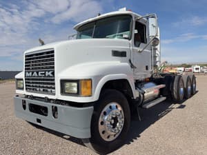 SOLD - 2007 Mack CH600 Lot No. 55370 Other Equipment with 428,261 mi ...