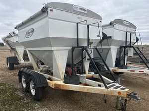 SOLD - 2007 Par-Kan PK297426 Lot No. 9744 Planting | Tractor Zoom